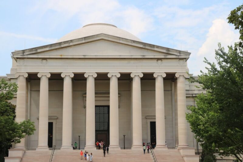From NYC: Guided Day Trip to Washington DC by Van or Bus - First Impressions and Early Sightseeing