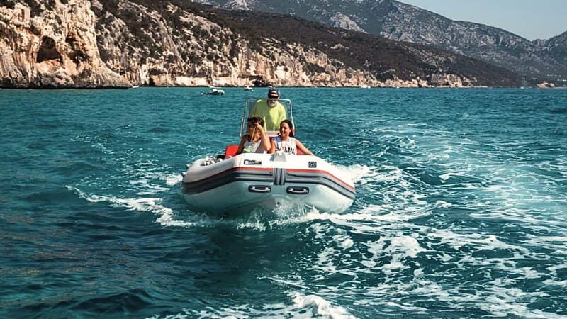 From Orosei: dinghy tour to Cala Ginepro - Cala Goloritzè - Key Points