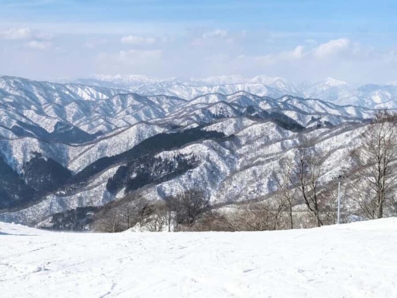 From Osaka or Kyoto: Hakodateyama & Okuibuki Ski 2-Day Trip - Day 1: Scenic Slopes & Cozy Villa in Takashima
