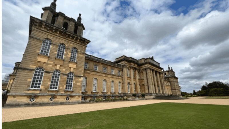 From Oxford: Churchill Tour to Blenheim Palace & his grave. - Return to Oxford