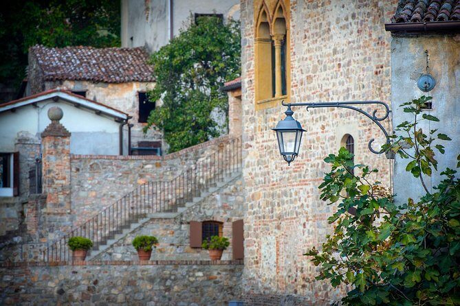 From Padua to Arquà Petrarca, the medieval village - FAQ