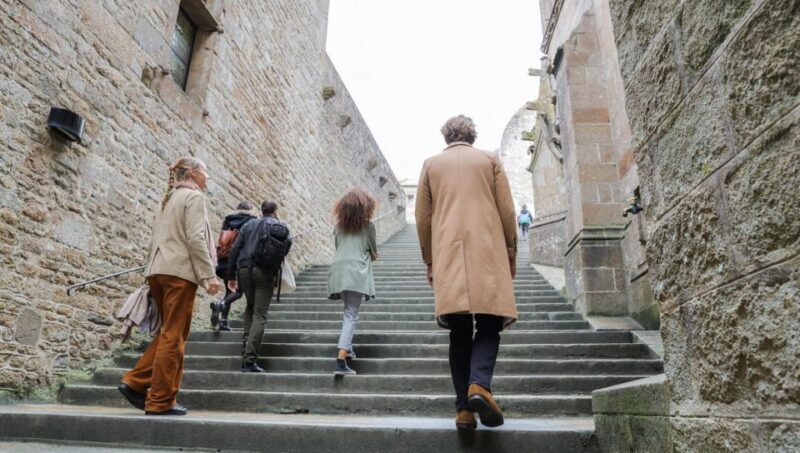 From Paris: Mont Saint-Michel Tour with Hotel Pickup Service - Detailed Breakdown of the Itinerary