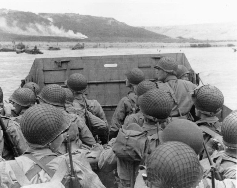 From Paris, Normandy D-Day Discovery Tour in Small Group - Key Points