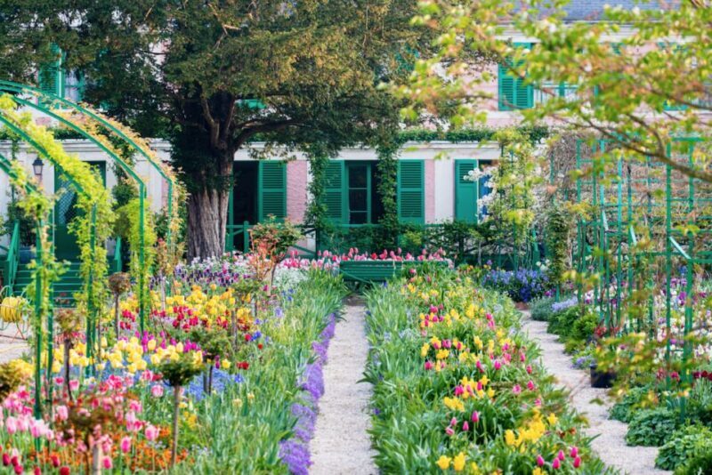 From Paris: Private Day Trip to Giverny and Auvers sur Oise - Practical Details & Considerations