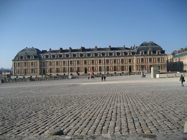 From Paris: Versailles Guided Tour by Deluxe Minibus - An Efficient and Practical Way to See Versailles