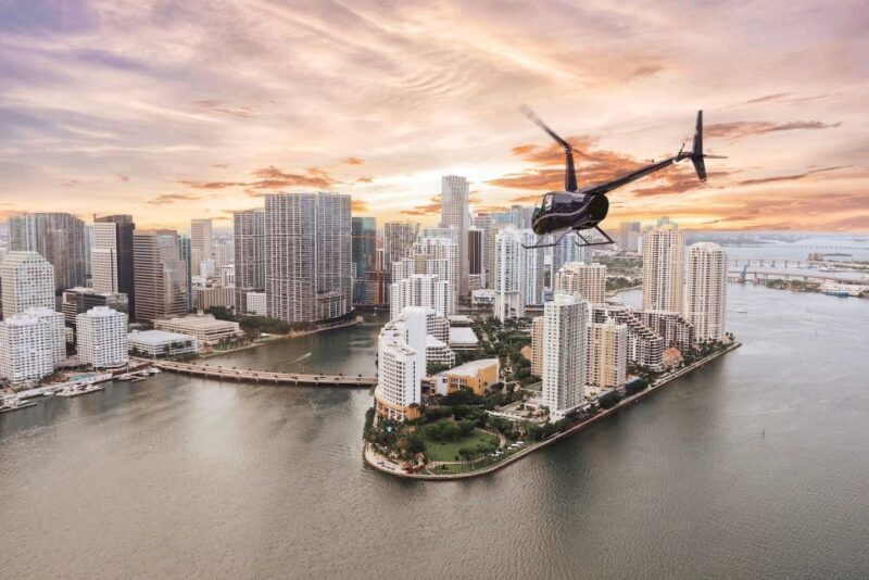 From Pembroke Pines: Helicopter Tour Over Miami - The Experience of Flying Over Miami