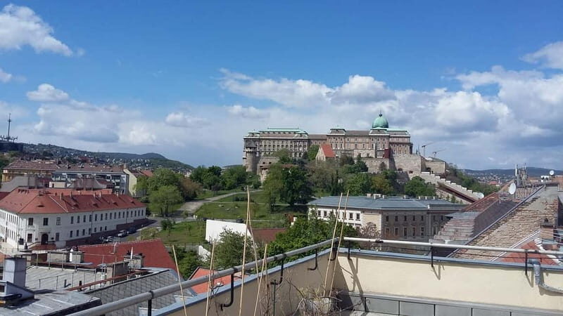 From Pest to Buda Your Essential Tour w/ local guide - FAQ