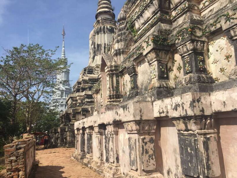 From Phnom Penh: Oudongk Mountain and Koh Chen Island Tour - The Pickup and Transportation