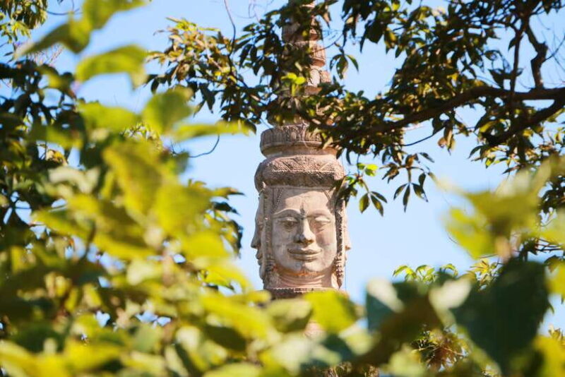 From Phnom Penh: Oudongk Mountain and Koh Chen Island Tour - Street Food Markets and Local Flavors