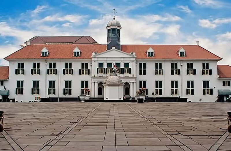 From Port Jakarta Tanjung Priok : Private Explore City Tour - An In-Depth Look at the Jakarta Private City Tour