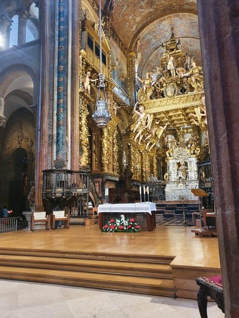 From Porto to Santiago de Compostela up to 3 Stops - FAQs