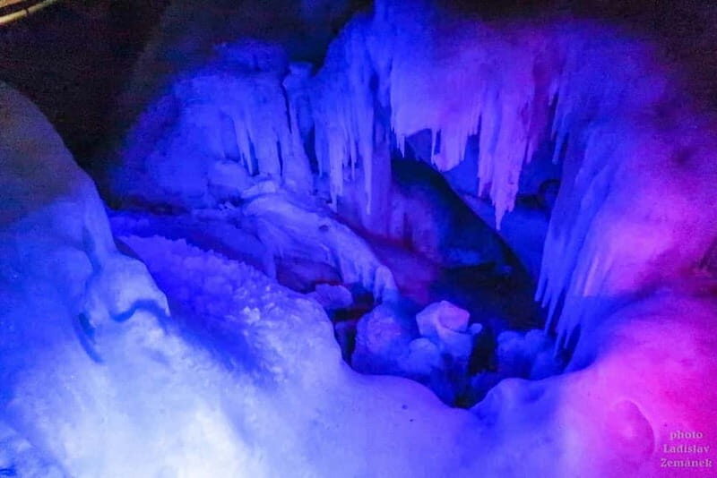 From Prague: Dachstein and Hallstatt with Ice Cave Tour - Authentic Experiences and Traveler Feedback