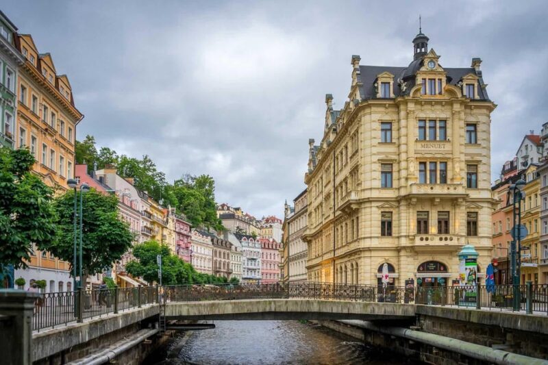 From Prague: Day trip to Karlovy Vary - The Journey Begins: Pickup and Transportation