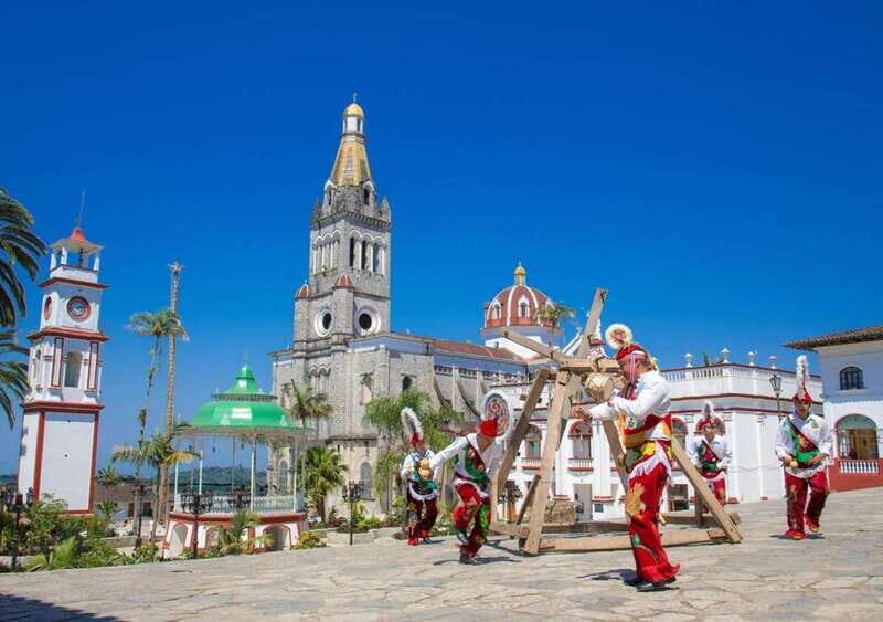 From Puebla: Cuetzalan & Yohualichan private all included - Key Points