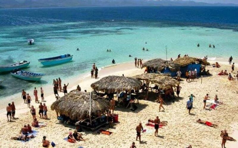 From Puerto Plata: Cayo Arena by VIP Speedboat and Snorkel - Key Points