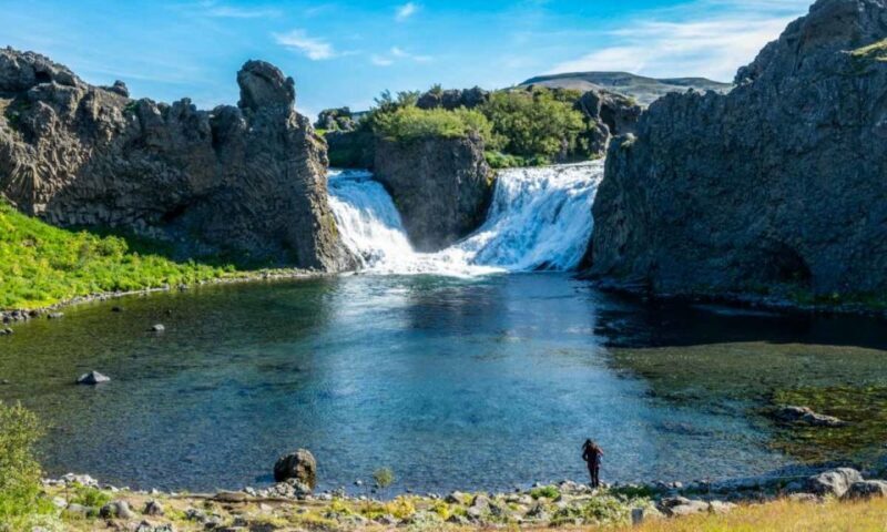From Reykjavik: Landmannalaugar & Háifoss Waterfall Tour - Transportation, Size, and Value