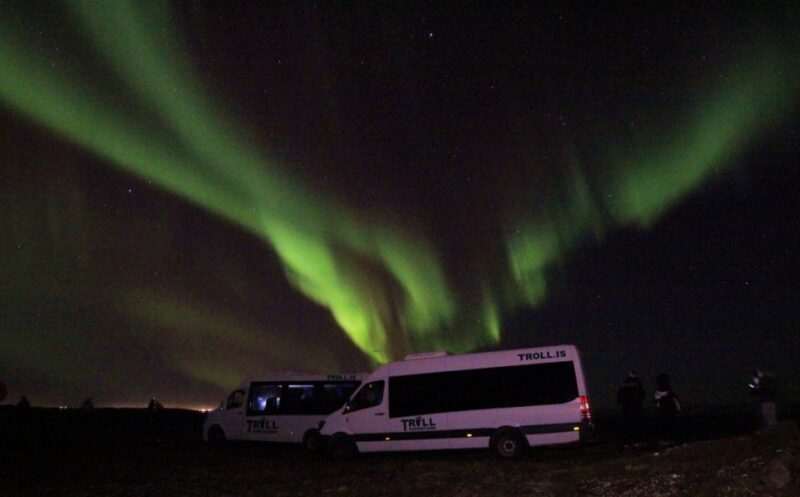 From Reykjavík: Northern Lights Tour with Hot Cocoa & Photos - A Closer Look at the Experience