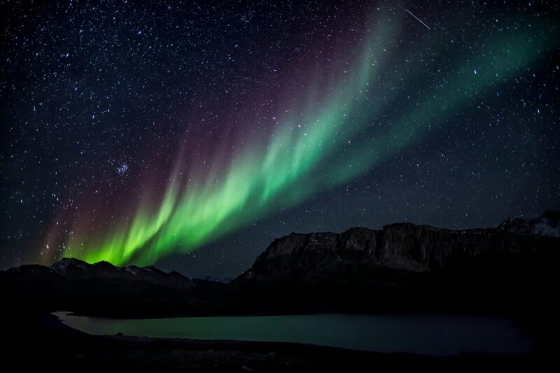 From Reykjavík: Private Northern Lights Minibus Tour - Key Points