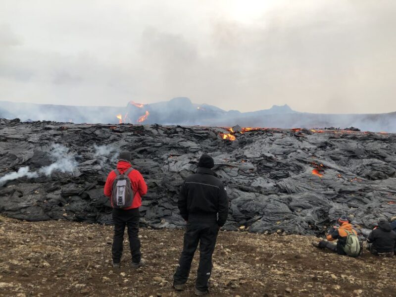 From Reykjavik: Reykjanes Geopark Tour and Sky Lagoon Visit - Relaxing in the Geothermal Waters of Sky Lagoon