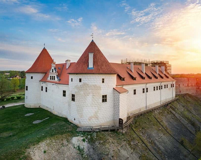 From Riga: Hill of Crosses, Bauska & Rundale Full-Day Tour - Bauska Castle: Medieval Tales Come Alive