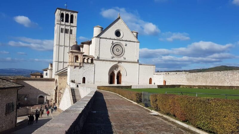 From Rome: Discover Assisi and Orvieto, Full-Day Tour - Assisi: A Town of Saints and Art
