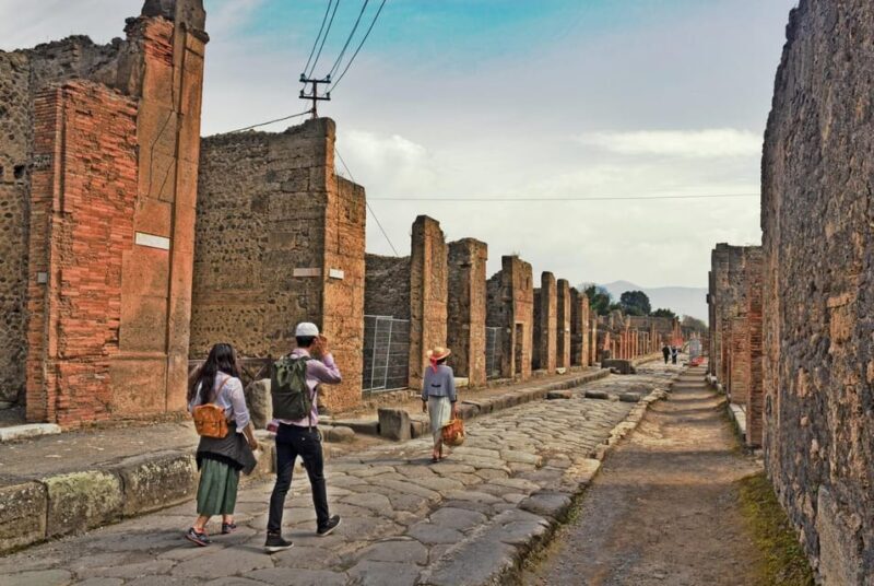 From Rome: Pompeii and Villa of the Mysteries Day Trip - The Itinerary: Breaking Down the Day