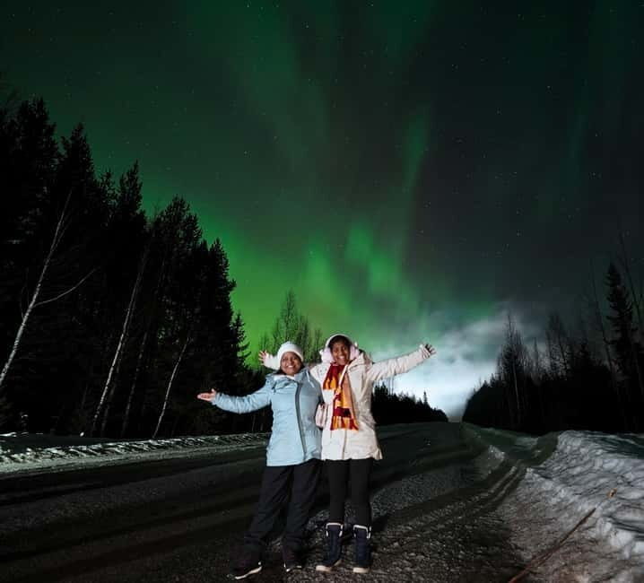 From Rovaniemi: Northern Lights Hunt by Minibus - An In-Depth Look at the Northern Lights Hunt Experience