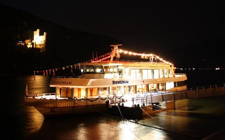 From Rüdesheim: 2-hour Christmas Boat Tour on the Rhine - Key Points
