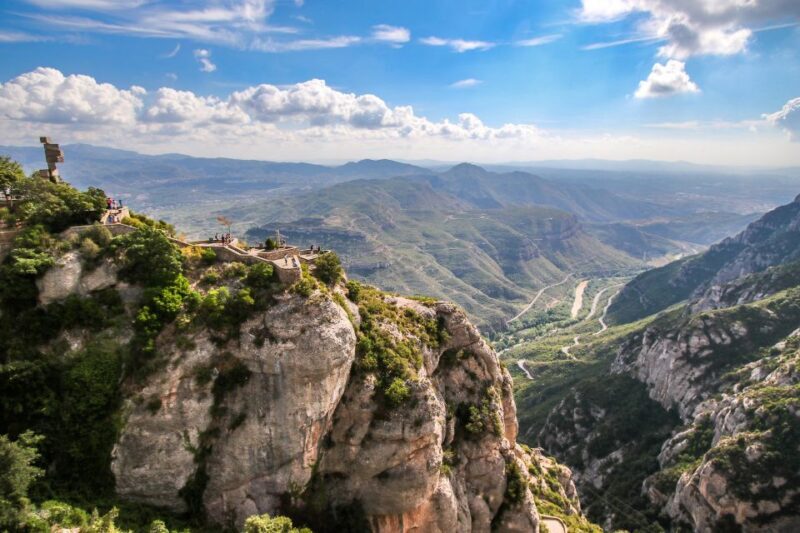 From Salou: Montserrat Monastery and Colonia Güell - Key Points