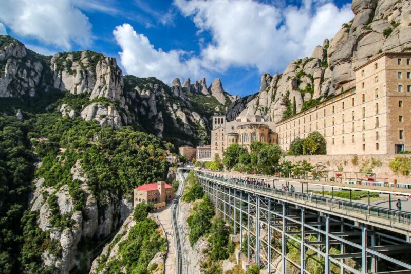 From Salou: Montserrat Monastery and Colonia Güell - FAQ