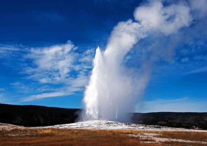 From Salt Lake City: 7-Day Yellowstone and Las Vegas Tour - An Introduction to the Tour Experience