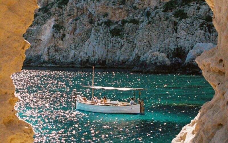 From Sant Josep: Es Vedra & Atlantis Sailboat Cruise - FAQ