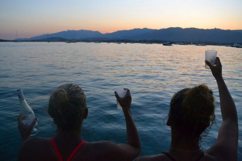 From Santa Giulia SUNSET Cruise & Apéritif - Who Will Love This Tour?