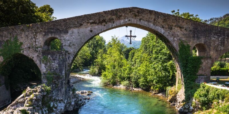 From Santander or Llanes: Covadonga Lakes & Cangas de Onis - Cangas de Onís: A Charming Historic Town