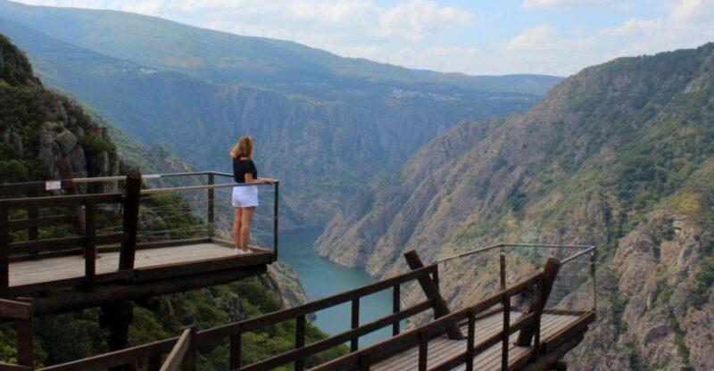 From Santiago: Ribeira Sacra Tour & Boat Trip - The Journey Begins: Pickup and Transport