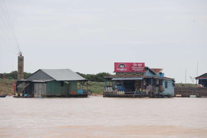 From Siem Reap: Tonle Sap Floating Villages Tour - Guide and Group Dynamics