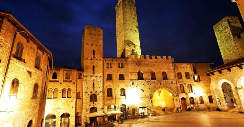 From Siena: Chianti and San Gimignano Sunset Tour - Monteriggioni: A Medieval Fortress