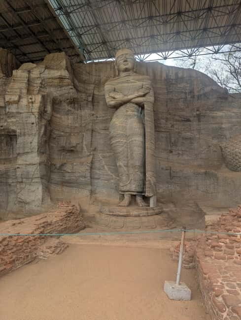 From Sigiriya:Polonnaruwa Day Tour with Farmers lunch - Transportation and Group Size