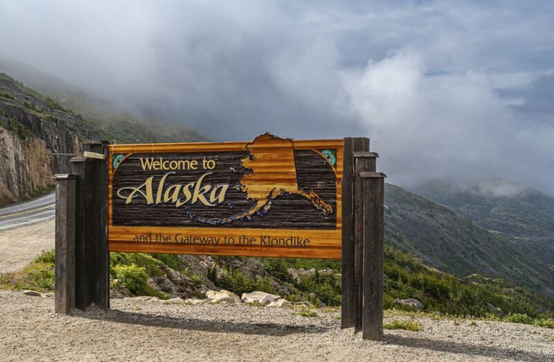 From Skagway: White Pass Summit Guided Bus Tour - Discovering the White Pass Summit Guided Bus Tour from Skagway