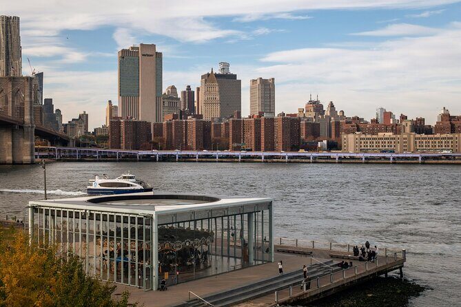 From Skyscrapers to Cobblestones NYCs Brooklyn Bridge Adventure - Key Points