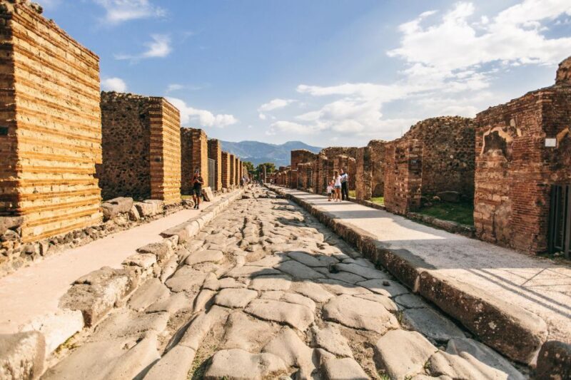 From Sorrento: Pompeii with an Archaeological Guide & Ticket - Who Should Consider This Tour?