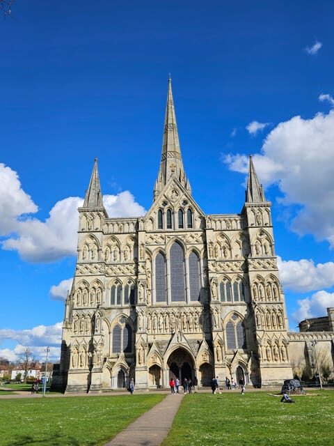 From Southampton: New Forest and Salisbury Private Tour - Key Points