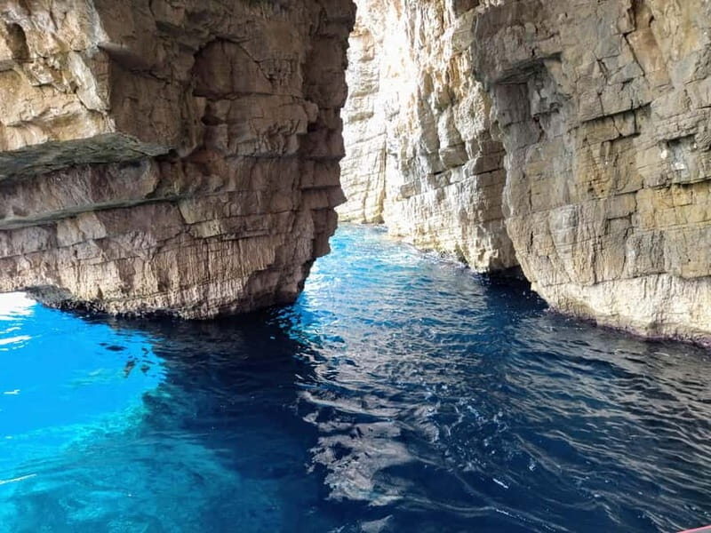 From Split: Blue Cave, Hvar, Mamma Mia, 5 Islands boat Tour - FAQ