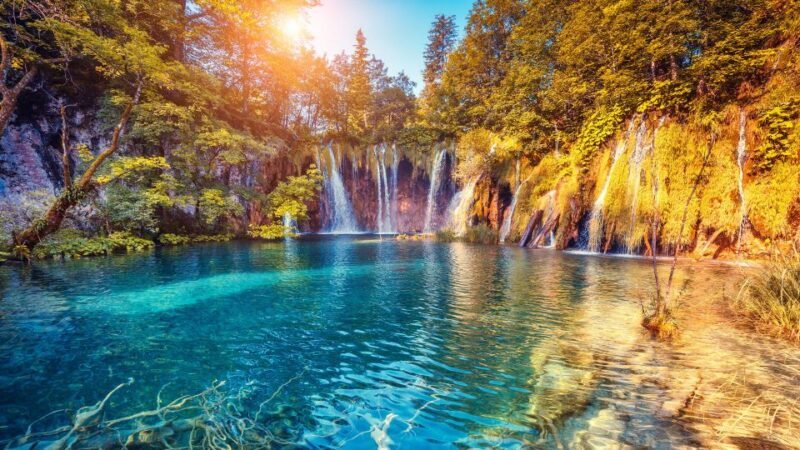 From Split: Transfer to Zagreb with Stop at Plitvice Lakes - Discovering the Split to Zagreb Transfer with a Stop at Plitvice Lakes
