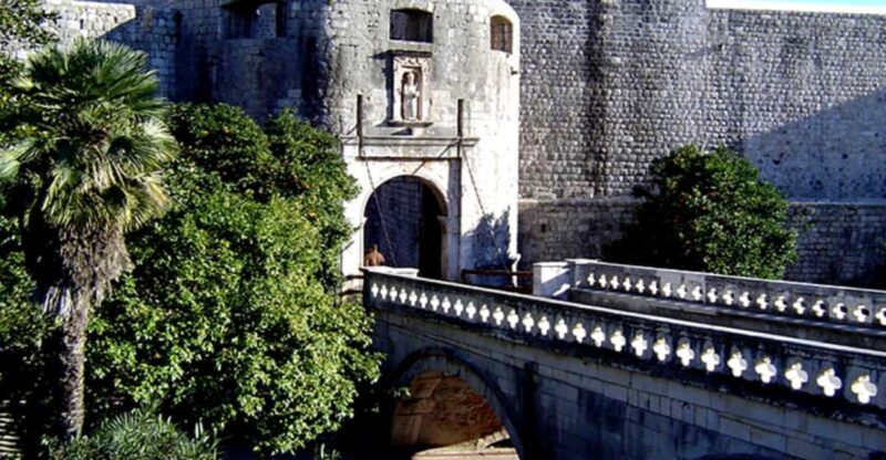 From Split/Trogir: Dubrovnik Guided Tour with a Stop in Ston - An In-Depth Look at the Experience