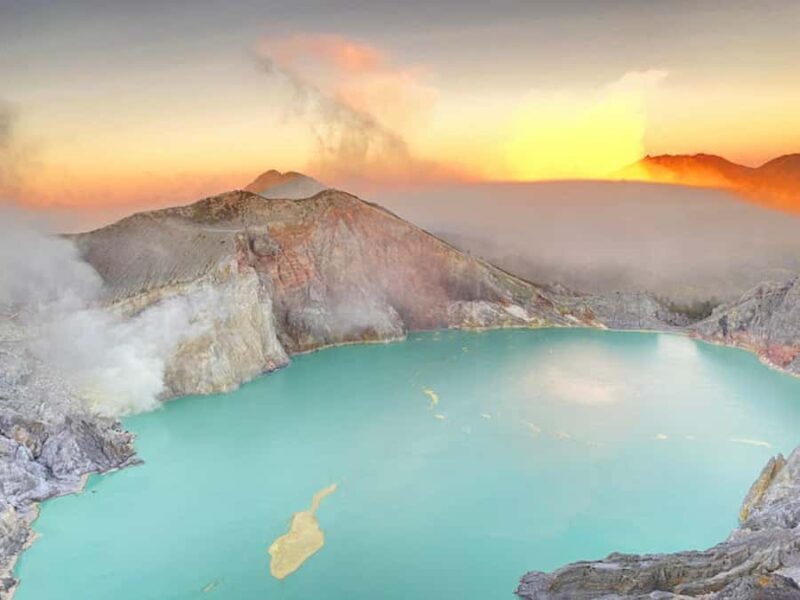 From Surabaya/Malang/Bali: Kawah Ijen Blue Fire Guided Tour - An In-Depth Look at the Kawah Ijen Guided Tour