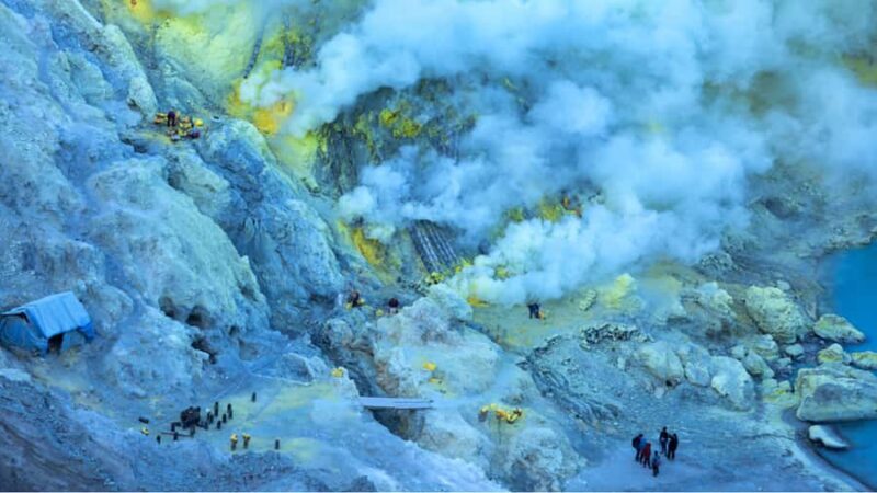 From Surabaya or Malang: Bromo & Ijen blue fire 2D - Key Points