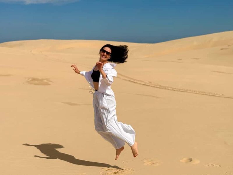 From Sydney: Port Stephens, Anna Bay, Sandboarding & Hike - FAQs