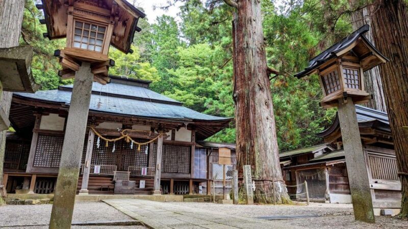 From Takayama: Immerse in Takayama's Rich History and Temple - An In-Depth Look at the Takayama Tour