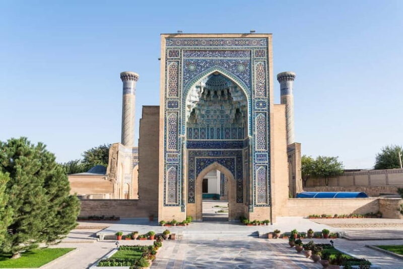 From Tashkent: 11-Day Uzbekistan Hiking Tour - Staying in a Yurt Camp: A Unique Mountain Experience